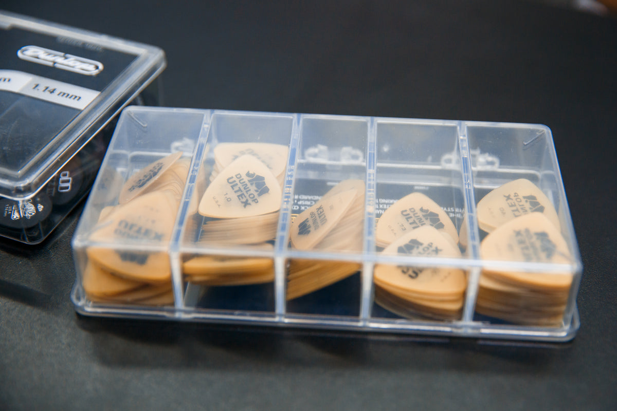 How to choose your first pick? – Guitar Head