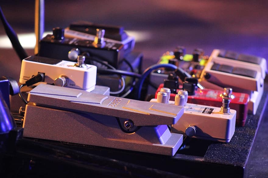 Stomp boxes v/s Multi FX pedals – Guitar Head